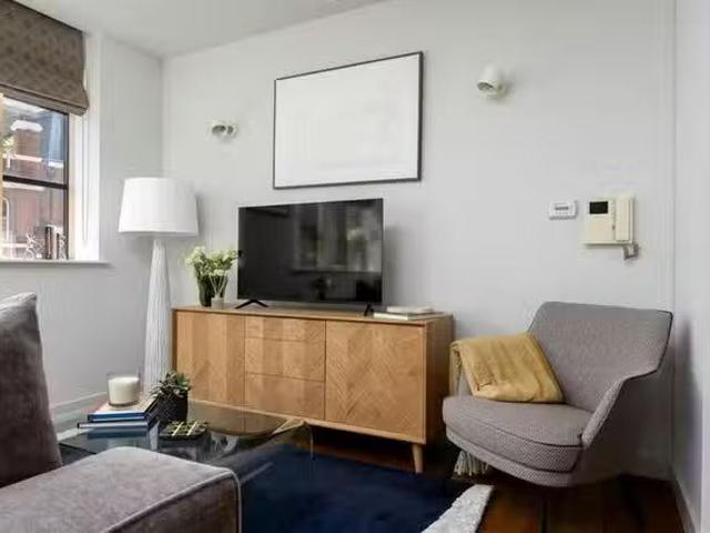 New 1 BR Bishopsgate