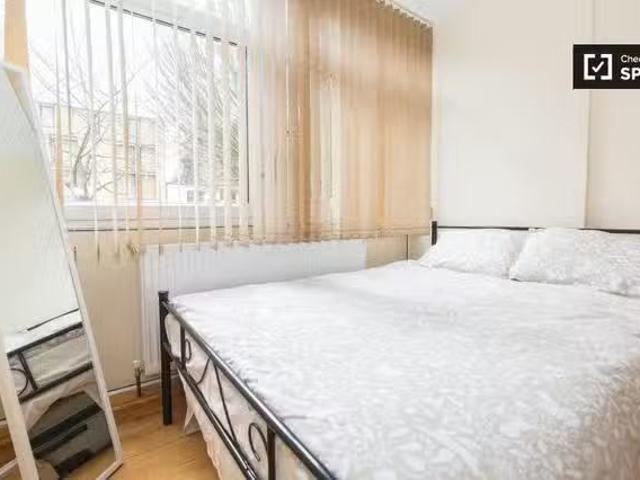 Charming 1 BR Bright room in 5 bedroom flatshare in Putney, Lo.