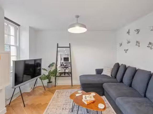 For Rent! 1 BR Charlotte Street