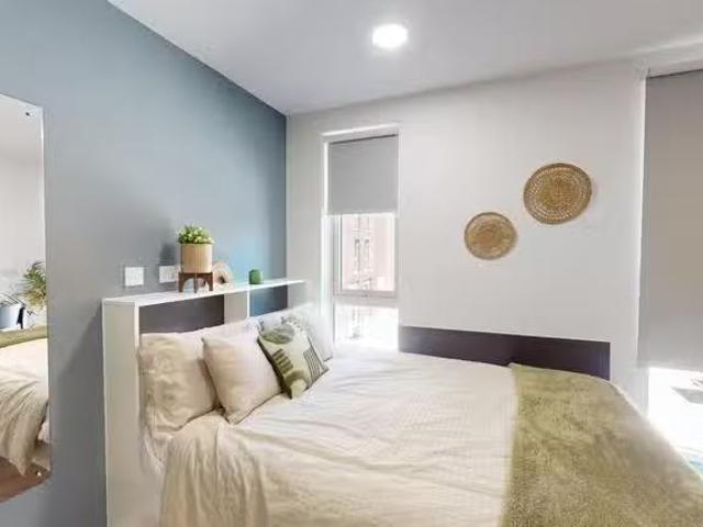 Charming 1 BR Enso Premium Plus En suite
