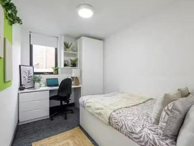 Cheap 1 BR Glassworks, Liverpool Premium Studio