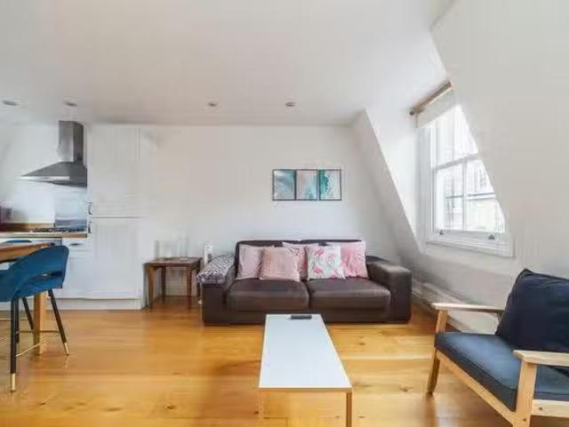 Cozy 1 BR Hanson Street, London