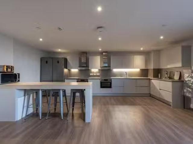 Cheap 1 BR Hythe Mills Accessible Studio