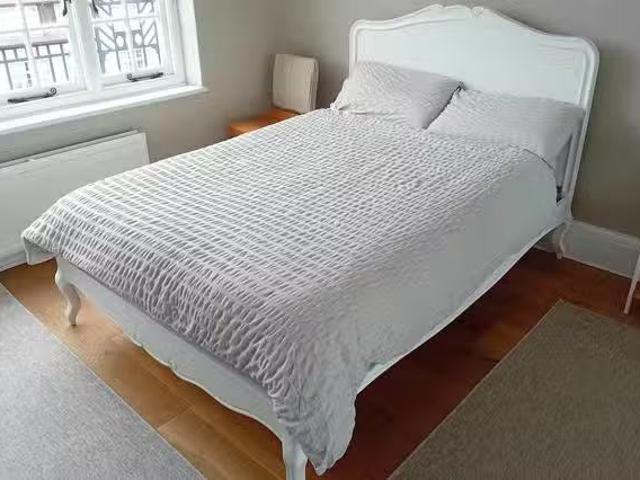 Deal! 1 BR Langbourne Avenue, London