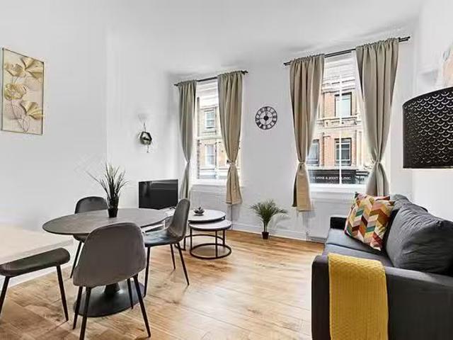 New 1 BR Norfolk Place, London
