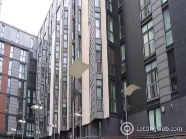 Unique 1 BR Property to rent in Oswald Street, Glasgow