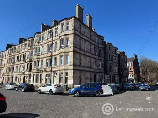 Unique 1 BR Property to rent in Aitken St, Dennistoun, Glasgow.