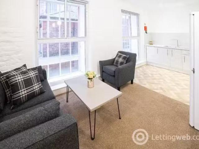 Rental! 1 BR Property to rent in Boulevard Works, Hartley Road.