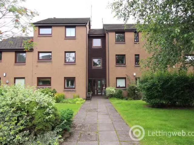 Just in! 1 BR Property to rent in Fortingall Place, Kelvindale.
