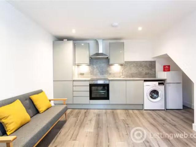 Charming 1 BR Property to rent in Froghall Terrace, City Centr.