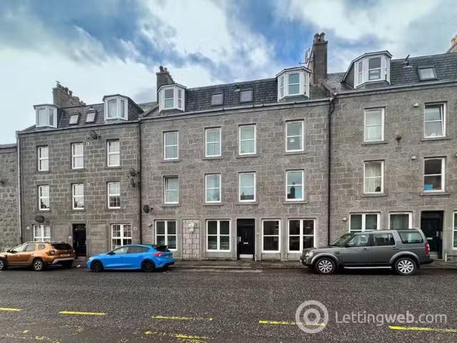 Cheap 1 BR Property to rent in George Street, City Centre, Abe.