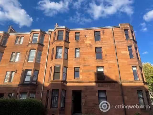 Cheap 1 BR Property to rent in Kennoway Drive, Thornwood, Glas.