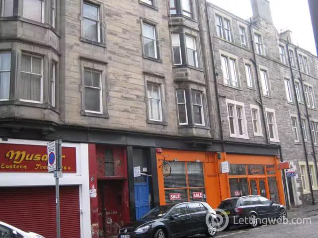 Cozy 1 BR Property to rent in Lochrin Place, Edinburgh