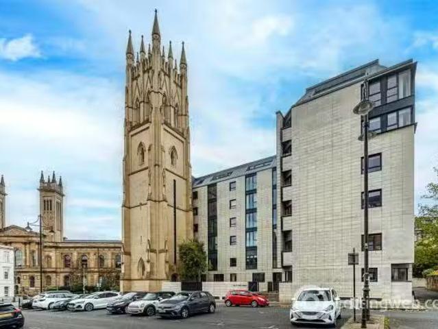 Unique 1 BR Property to rent in Park Circus Place, Woodlands.