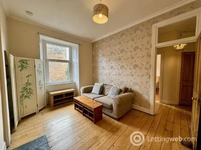 For Rent! 1 BR Property to rent in Rossie Place, Edinburgh EH7.