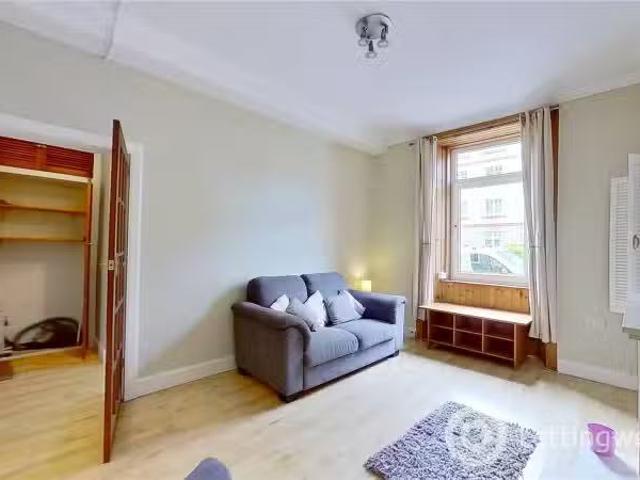 Just in! 1 BR Property to rent in Stewart Terrace, Edinburgh.