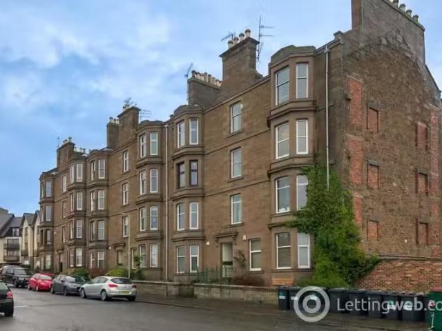 Unique 1 BR Property to rent in Seymour Street, West End, Dund.