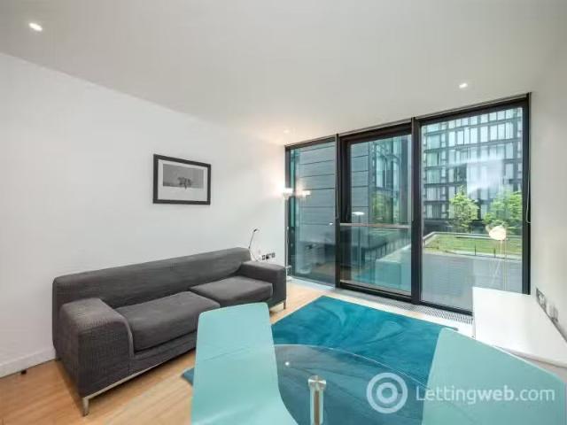 Unique 1 BR Property to rent in Simpson Loan, Edinburgh, EH3