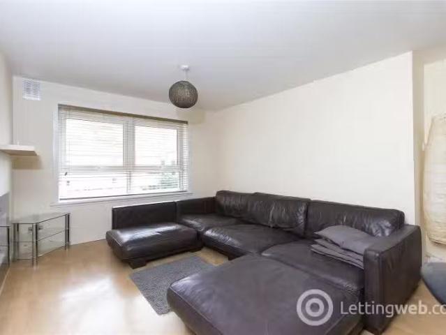 Charming 1 BR Property to rent in Viewcraig Gardens, Edinburgh.
