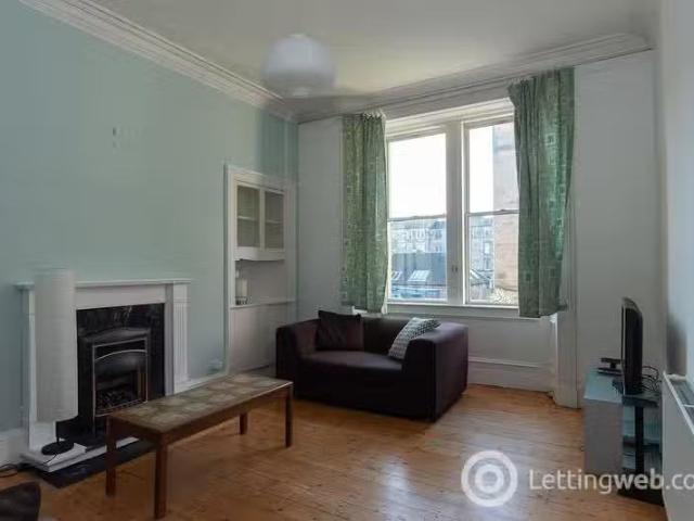 Charming 1 BR Property to rent in 1f1 Cathcart Place, Edinbu.