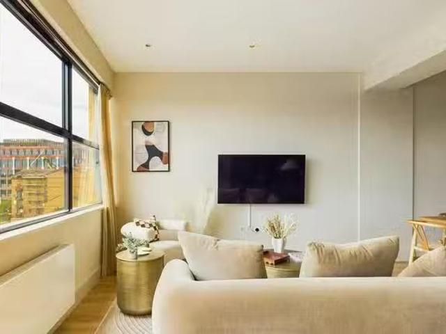 Cozy 1 BR St Pancras Way, London