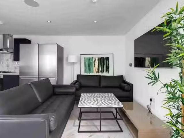 Charming 1 Room 128 Alderson Road, L15 6 Beds 5 Baths