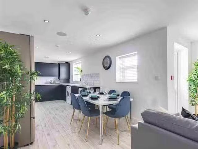 New 1 Room 79 Cotswold Street L7 6 Beds 3 Baths