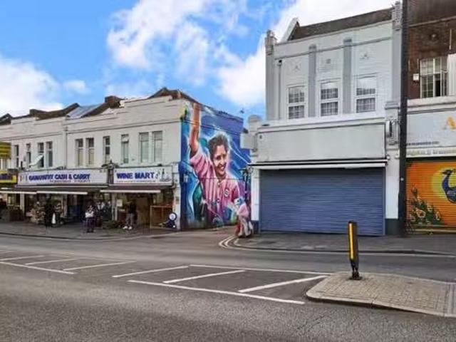 Cozy 2 BA 4 bedroom apartment for rent in Wembley, London, HA0