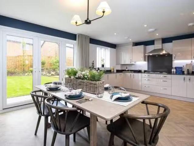 Unique 2 BA 4 bedroom detached house for rent in Collingwood P.