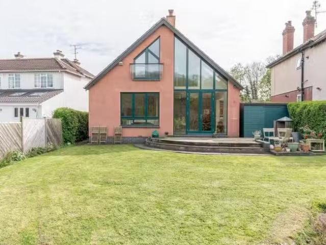 Unique 2 BA 4 bedroom detached house for rent in Canford Lane.