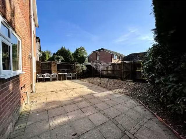 Rental! 2 BA 4 bedroom detached house for rent in Canford Road.