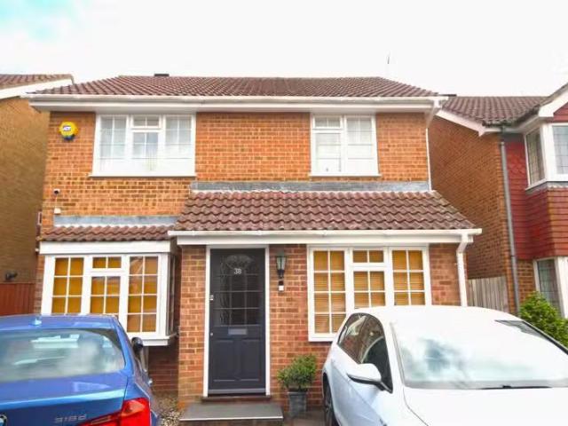 Rental! 2 BA 4 bedroom detached house for rent in Abbey Garden.