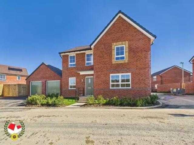 Charming 2 BA 4 bedroom detached house for rent in Sniggs Fiel.