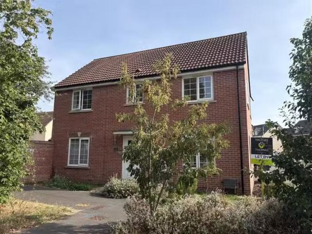 Just in! 2 BA 4 bedroom detached house for rent in St. Mawgan.