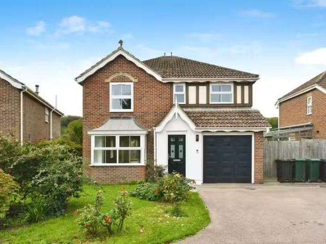 Unique 2 BA 4 bedroom detached house for rent in Wilkinson Clo.