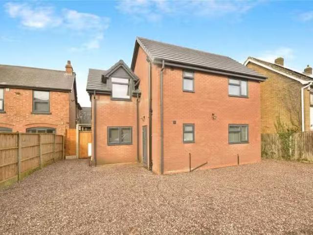 New 2 BA 4 bedroom Detached House to rent, Mount Road, Penn, W.