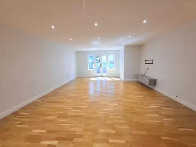 Cheap 2 BA 4 bedroom house for rent in Aston Close, HEMEL HEMP.