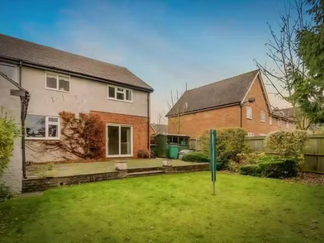 Cozy 2 BA 4 bedroom house for rent in Thaxted Road, Saffron Wa.