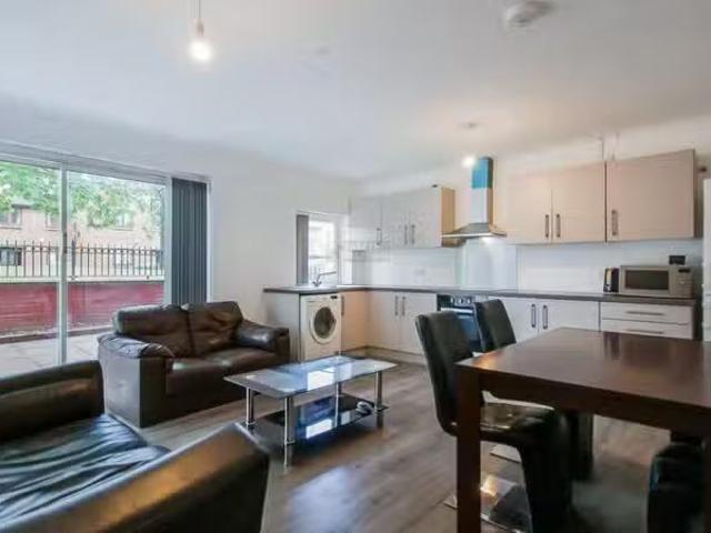 New 2 BA 4 bedroom maisonette for rent in Bodmin Grove, Nechel.