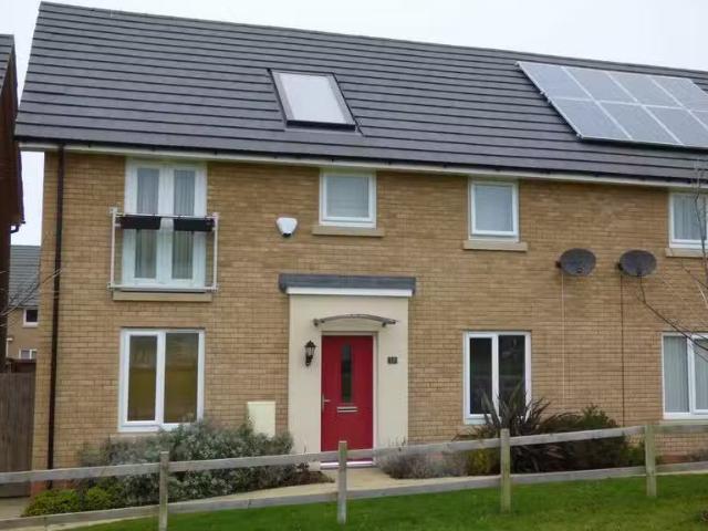 Deal! 2 BA 4 bedroom semi detached house for rent in Carey Clo.