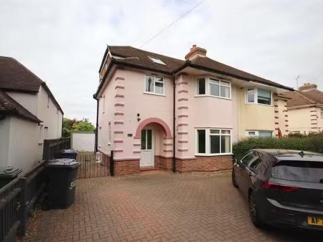 Cozy 2 BA 4 bedroom semi detached house for rent in Coldhams L.