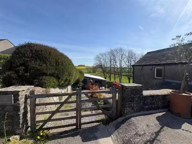 New 2 BA 4 bedroom semi detached house for rent in Cwrt Ysha.