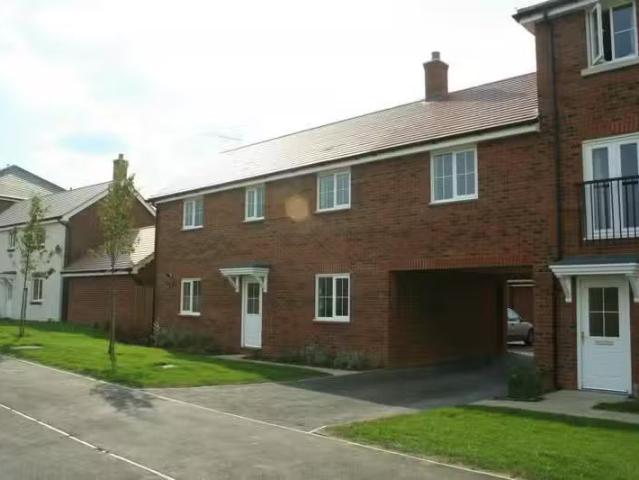For Rent! 2 BA 4 bedroom terraced house for rent in Cunningham.