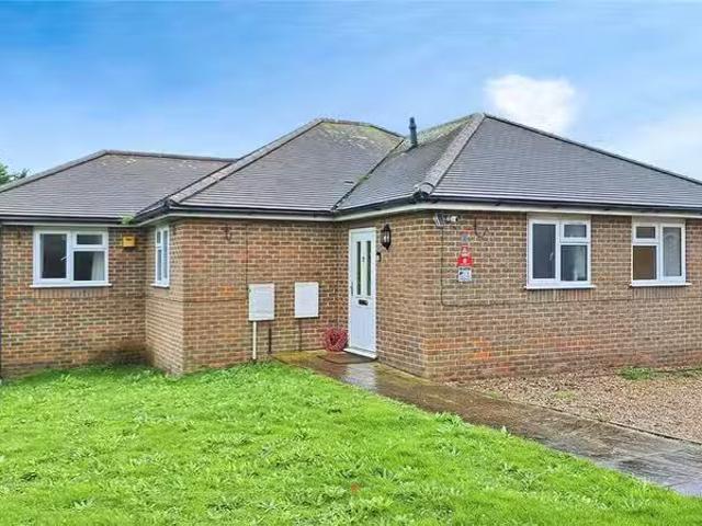 Unique 2 BA 5 bedroom Detached House to rent, Shepherds Way, F.