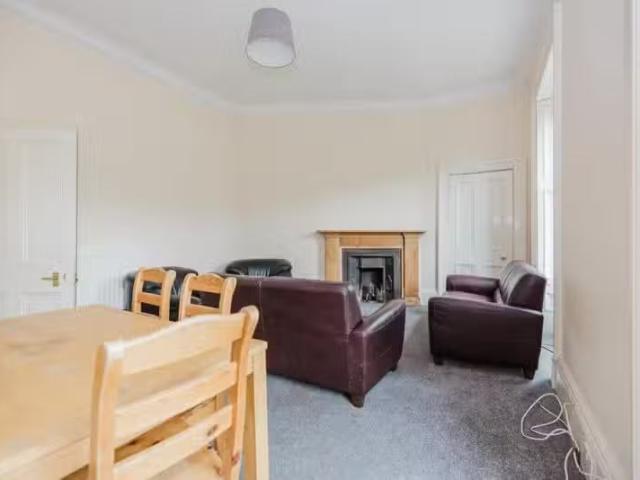 Nice 2 BA 5 bedroom flat for rent in 3059L Lauriston Park, Edi.