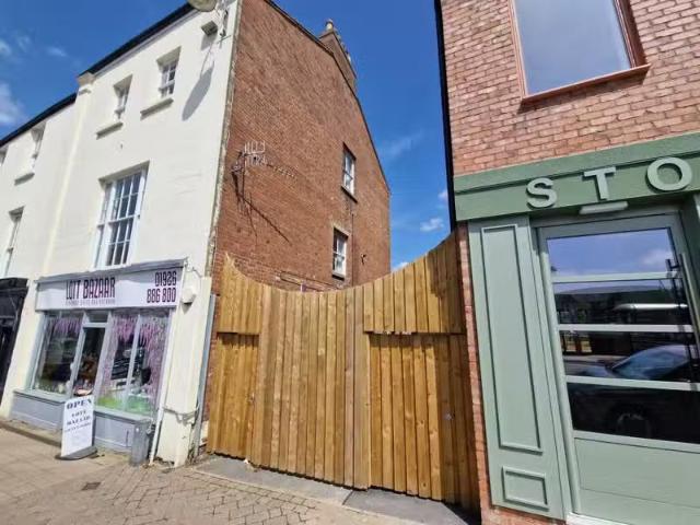 New 2 BA 5 bedroom flat for rent in Clemens Street, Leamington.