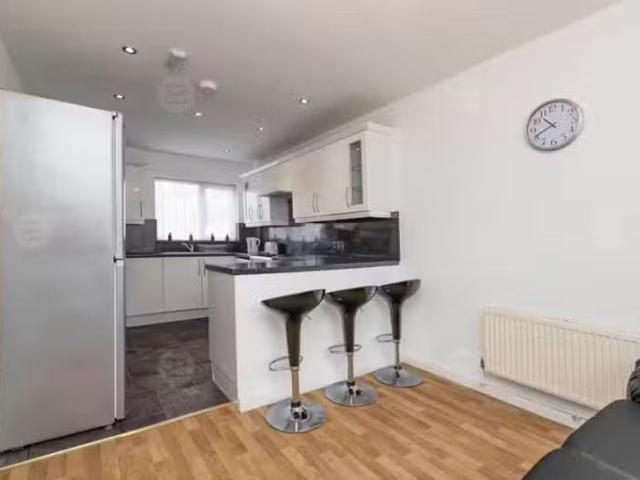 Unique 2 BA 5 bedroom terraced house for rent in Bantock Way.