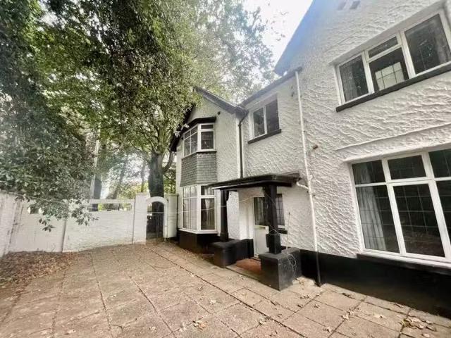 Rental! 2 BA 6 bedroom house for rent in Student Six Double Be.