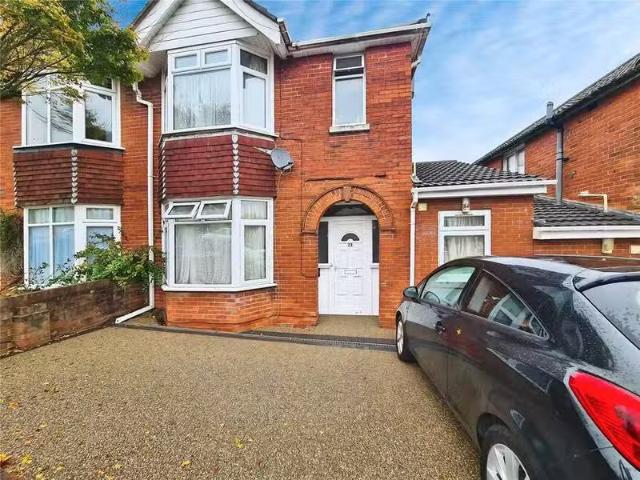 Nice 2 BA 6 bedroom Semi Detached House to rent, Sirdar Road.