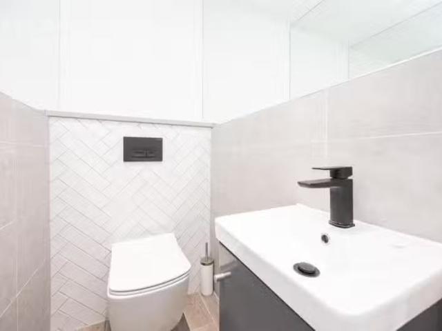 Charming 2 BA 1 bedroom apartment for rent in Montpelier Road.